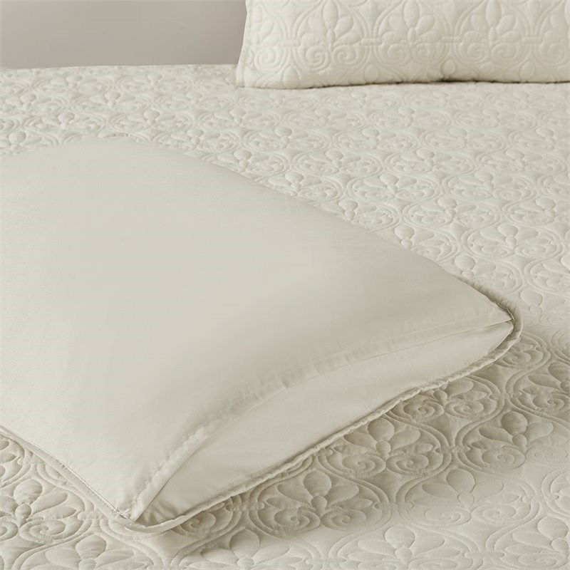 Madison Park Traditional 100 Percent Polyester Fitted Bedspread in ...